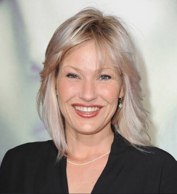 Joey Lauren Adams Bra Size And Body Measurements Actress Body And Bra Size